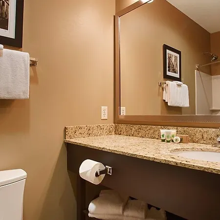 Best Western Plus Night Watchman Inn & Suites Greensburg, Kansas ...